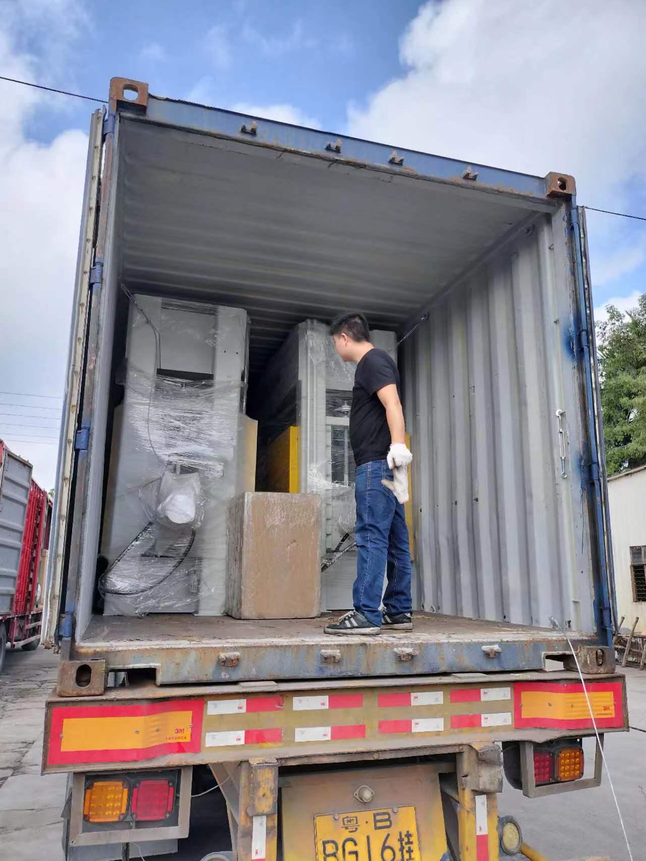 HF plywood bending press shipping to Serbia | CHANCSMAC